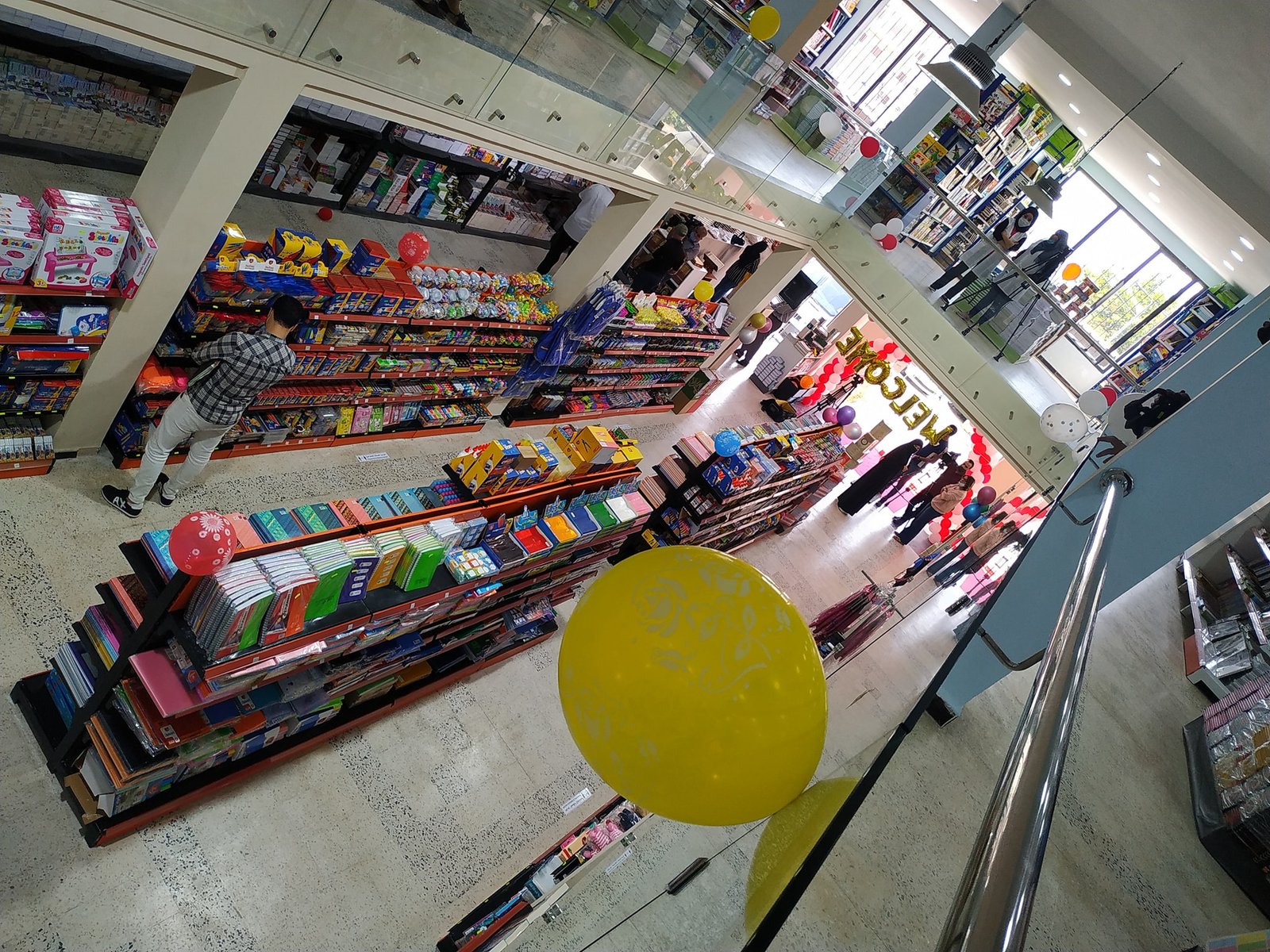 Alger : Ouverture de la plus grande librairie en Algérie (vidéo ...
