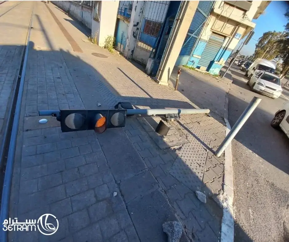 Le tramway d'Alger saccagé par des supporters | Algerie Eco